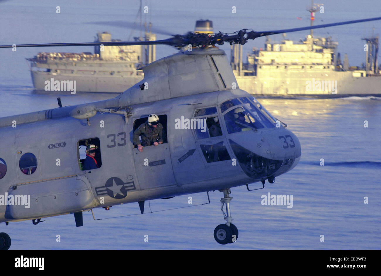 Amphibious Assault Ship The Uss Peleliu Lha 5 Stock Photos & Amphibious ...