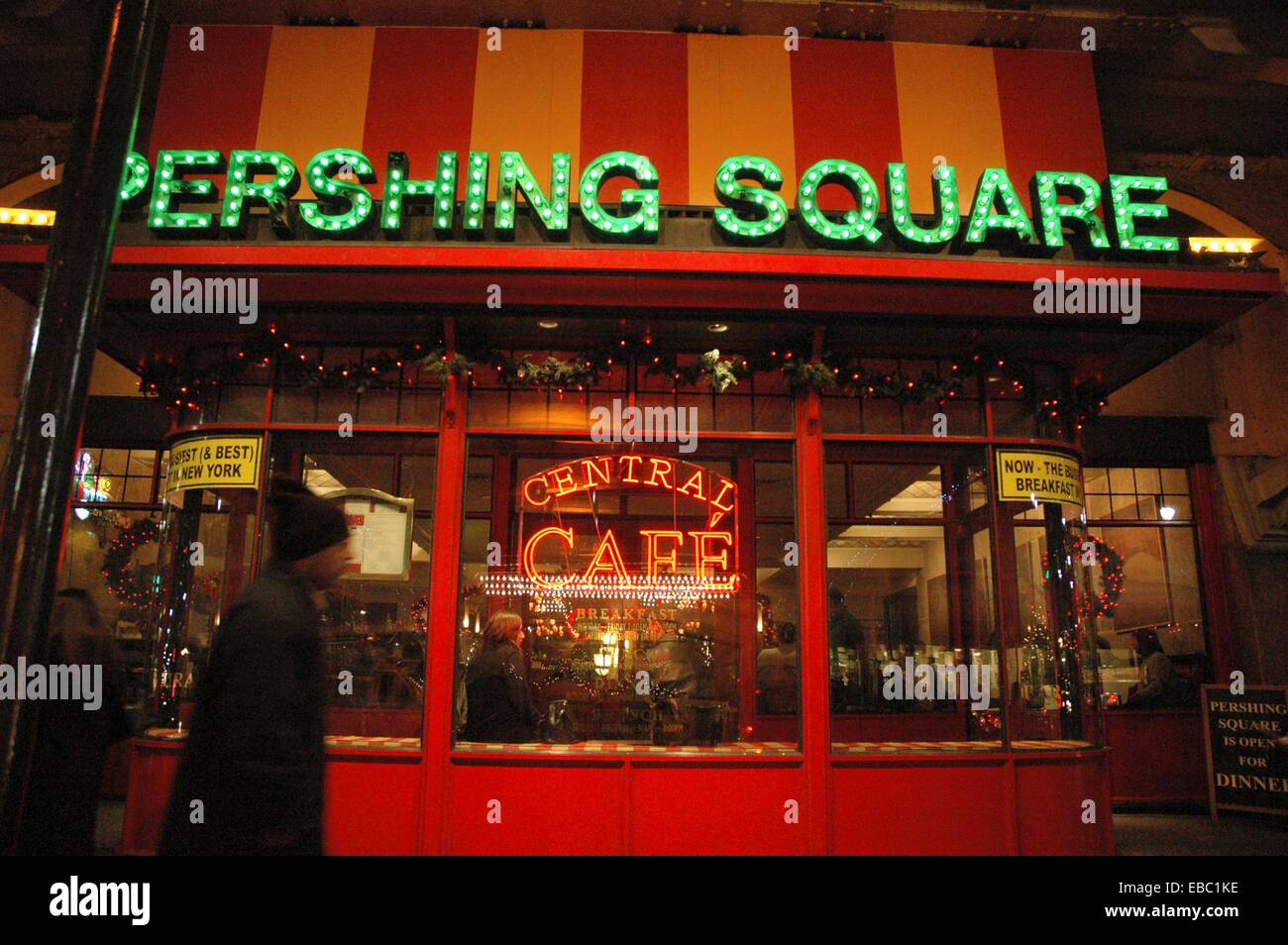 The square facing the train station hi-res stock photography and images ...