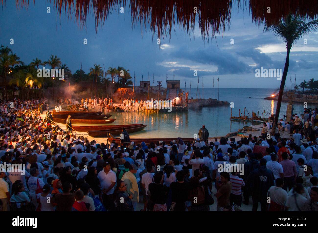 Maya canoe mexico hi-res stock photography and images - Alamy