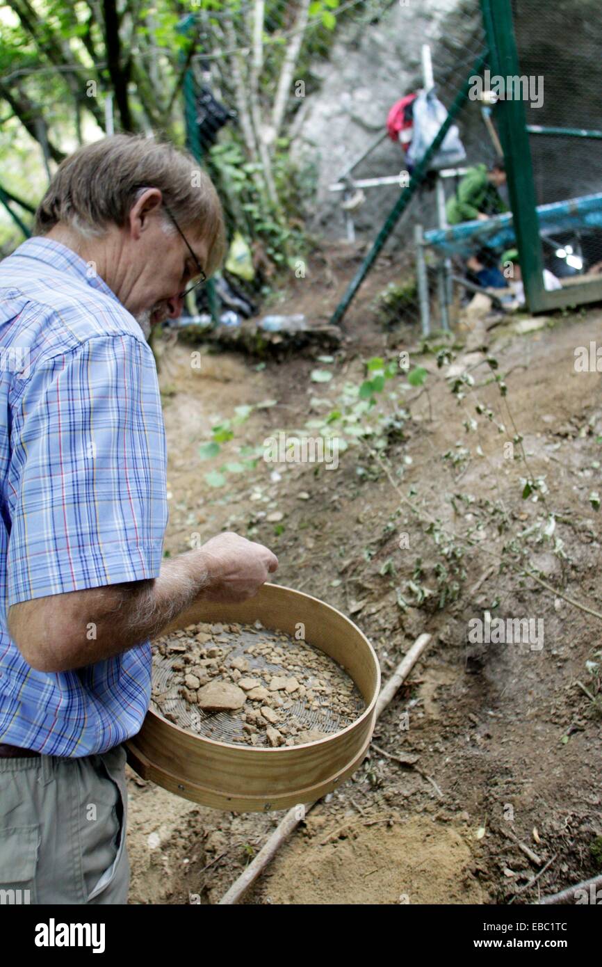 Paleolithic archaeologist hi-res stock photography and images - Alamy