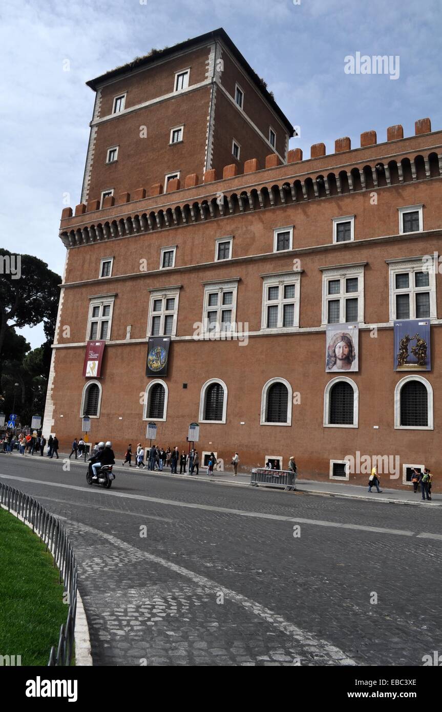 Palazzo roma hi-res stock photography and images - Alamy