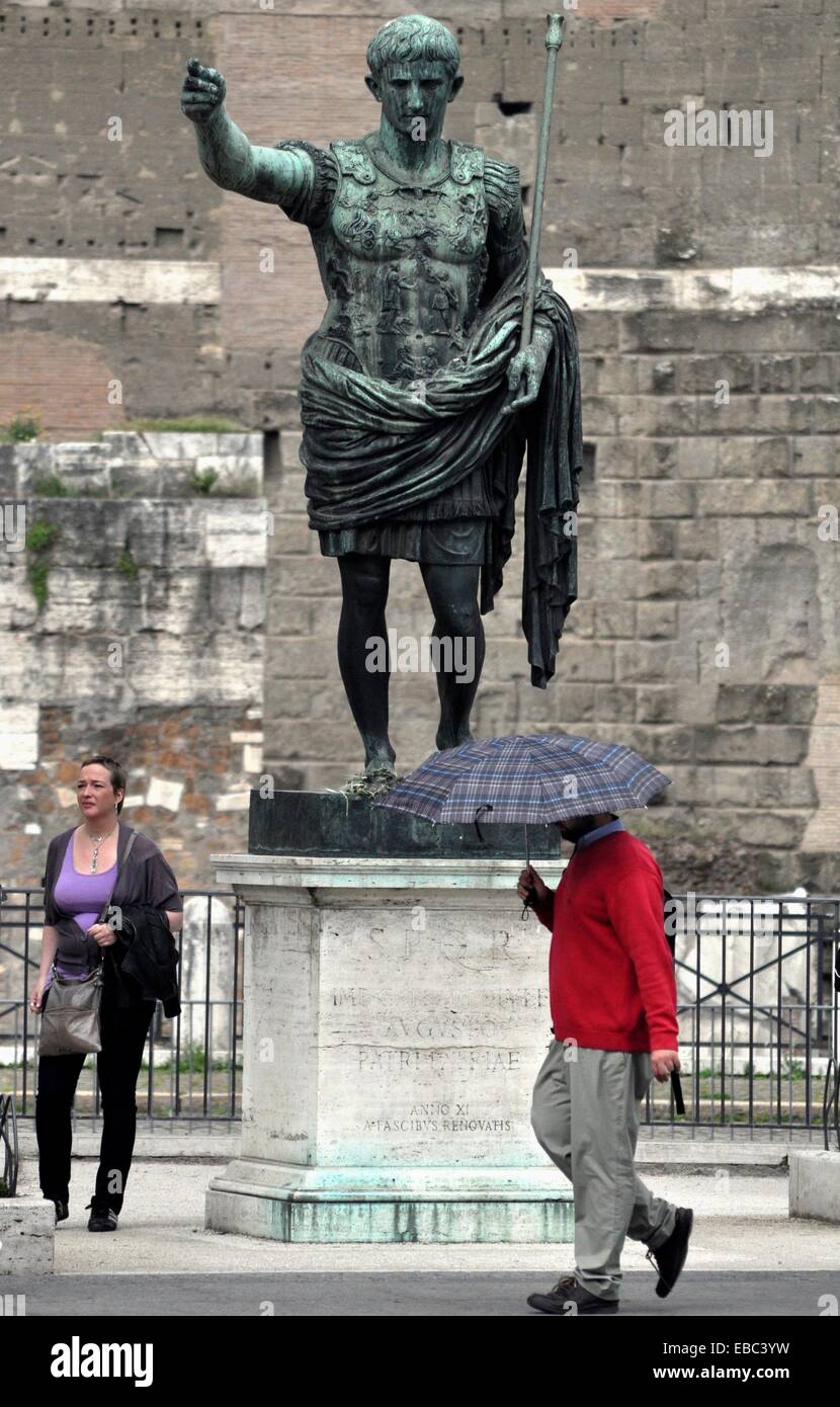 Statue emperor augustus bronze statue hi-res stock photography and ...