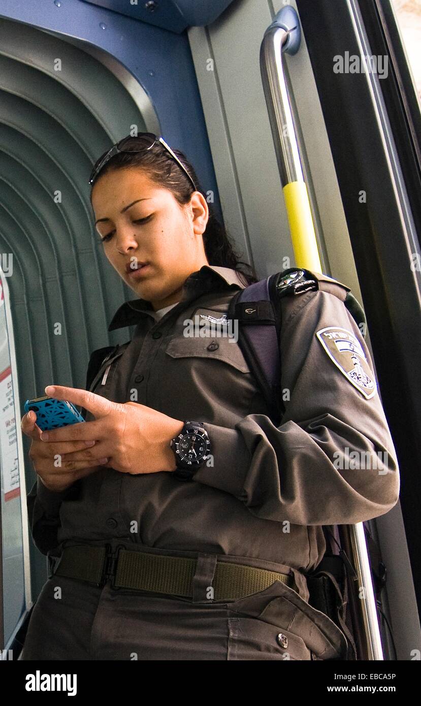 Israeli border policewoman hi-res stock photography and images - Alamy