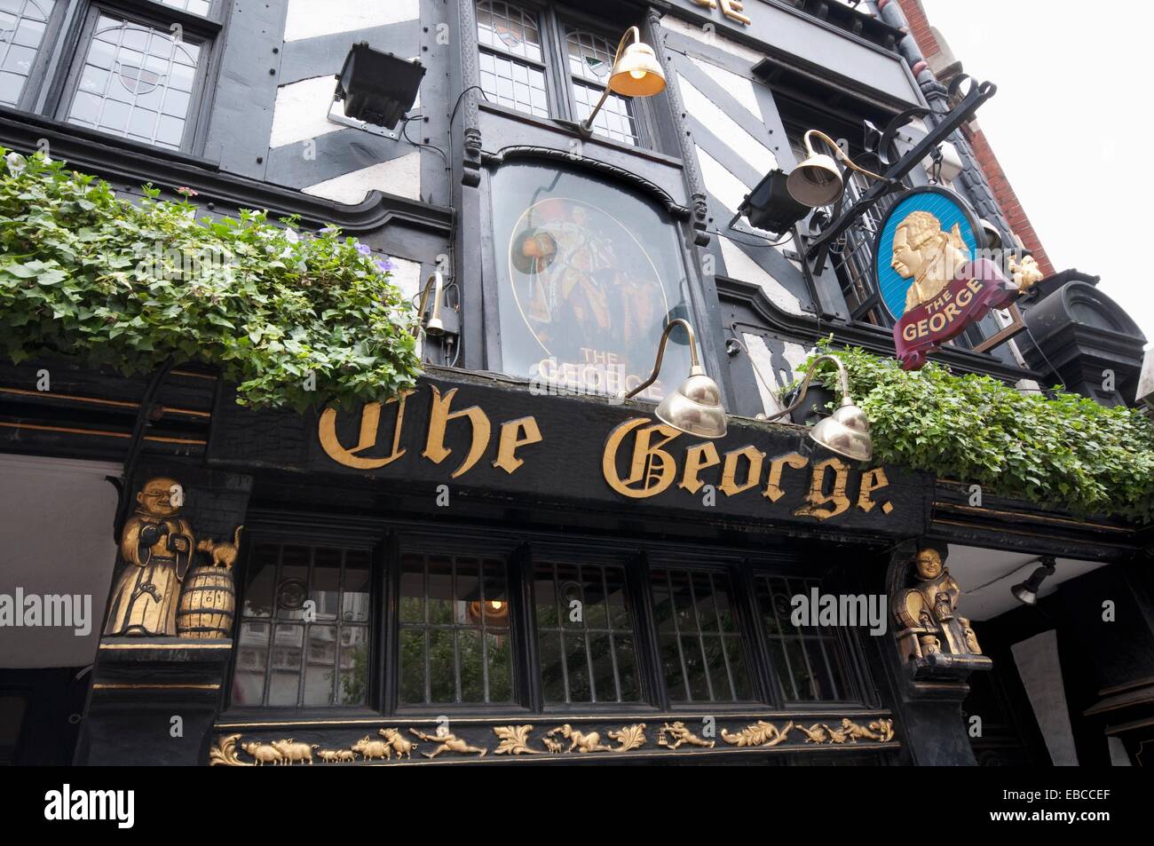 English pub old london hi-res stock photography and images - Alamy