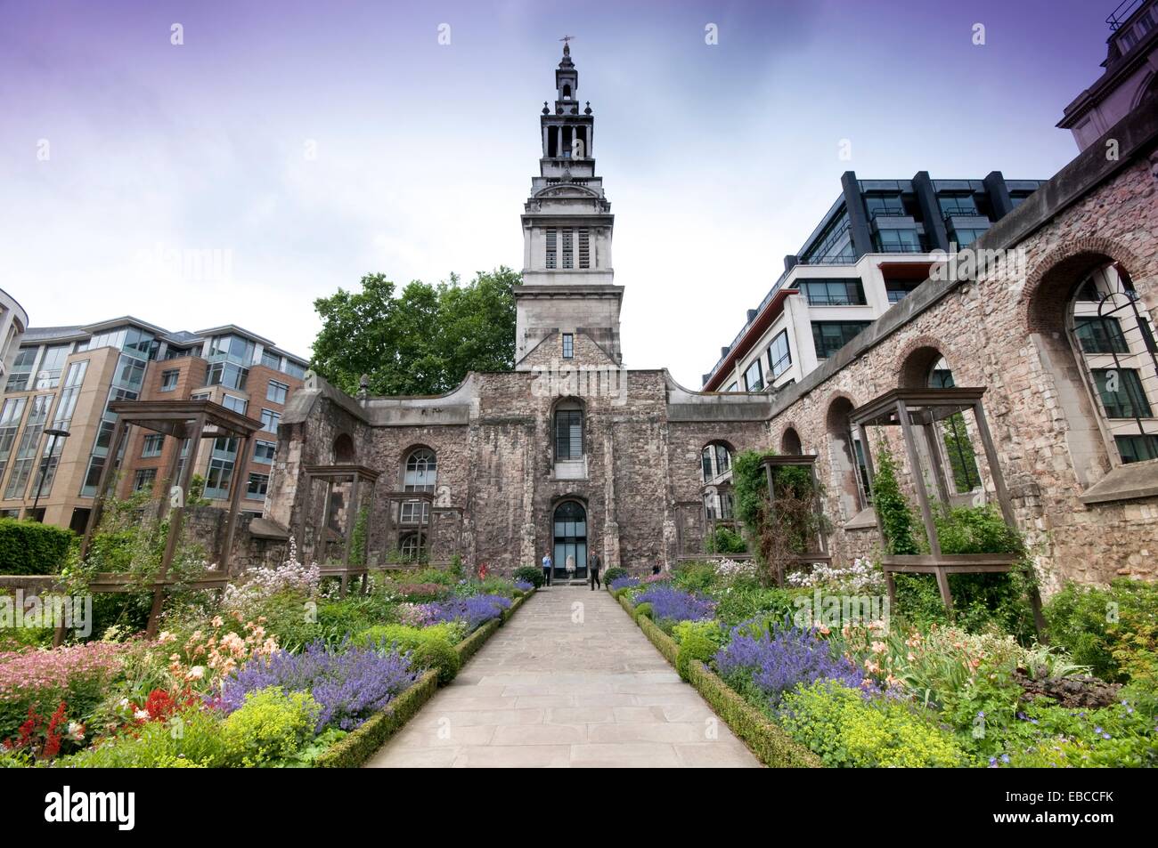 Christ church greyfriars garden london hi-res stock photography and ...