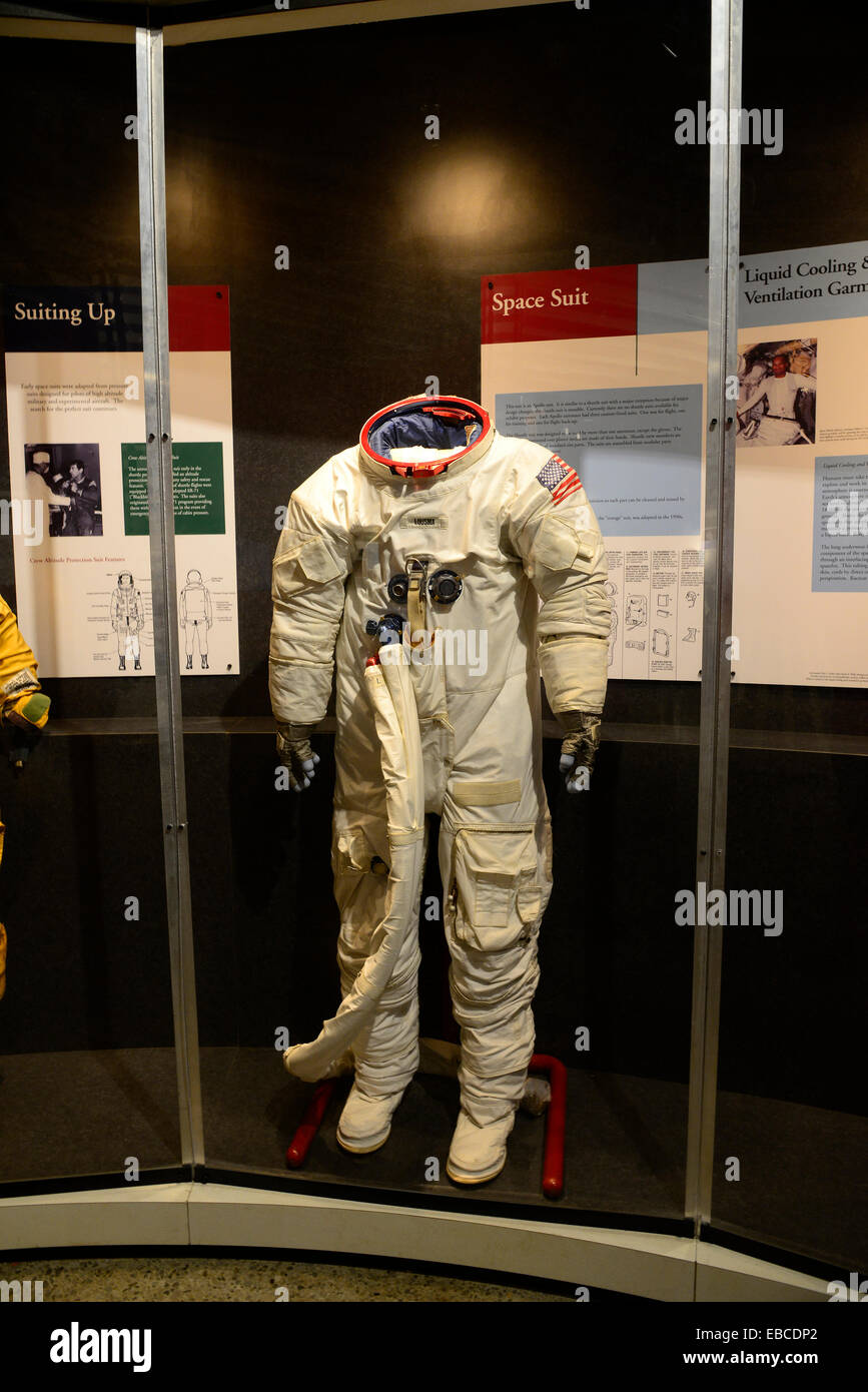 Space suits hi-res stock photography and images - Alamy