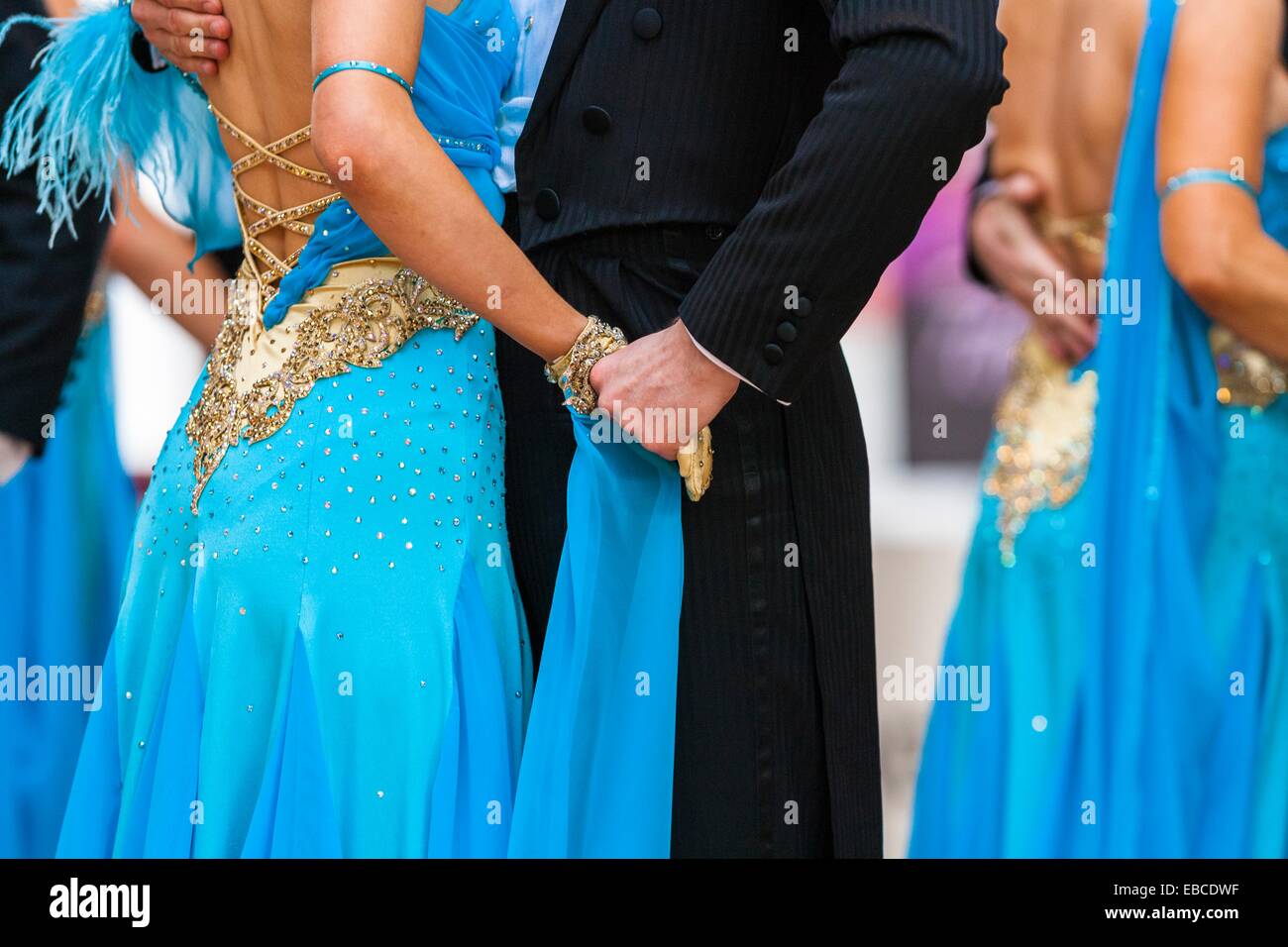 Classy couples hi-res stock photography and images - Alamy