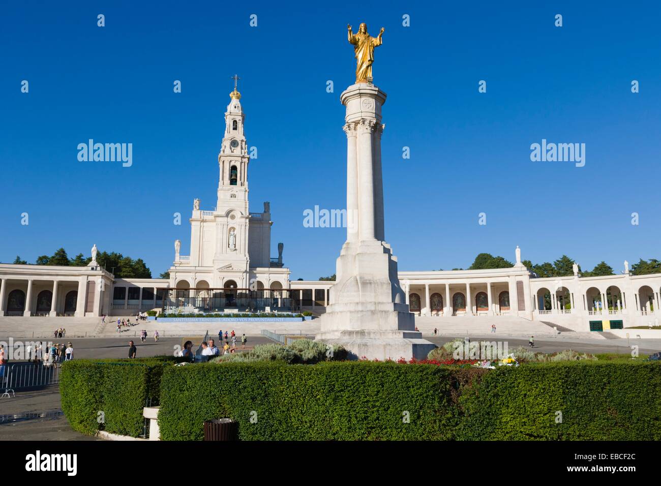 Statue of Jesus Christ and The Basilica of Our Lady of the Rosary ...
