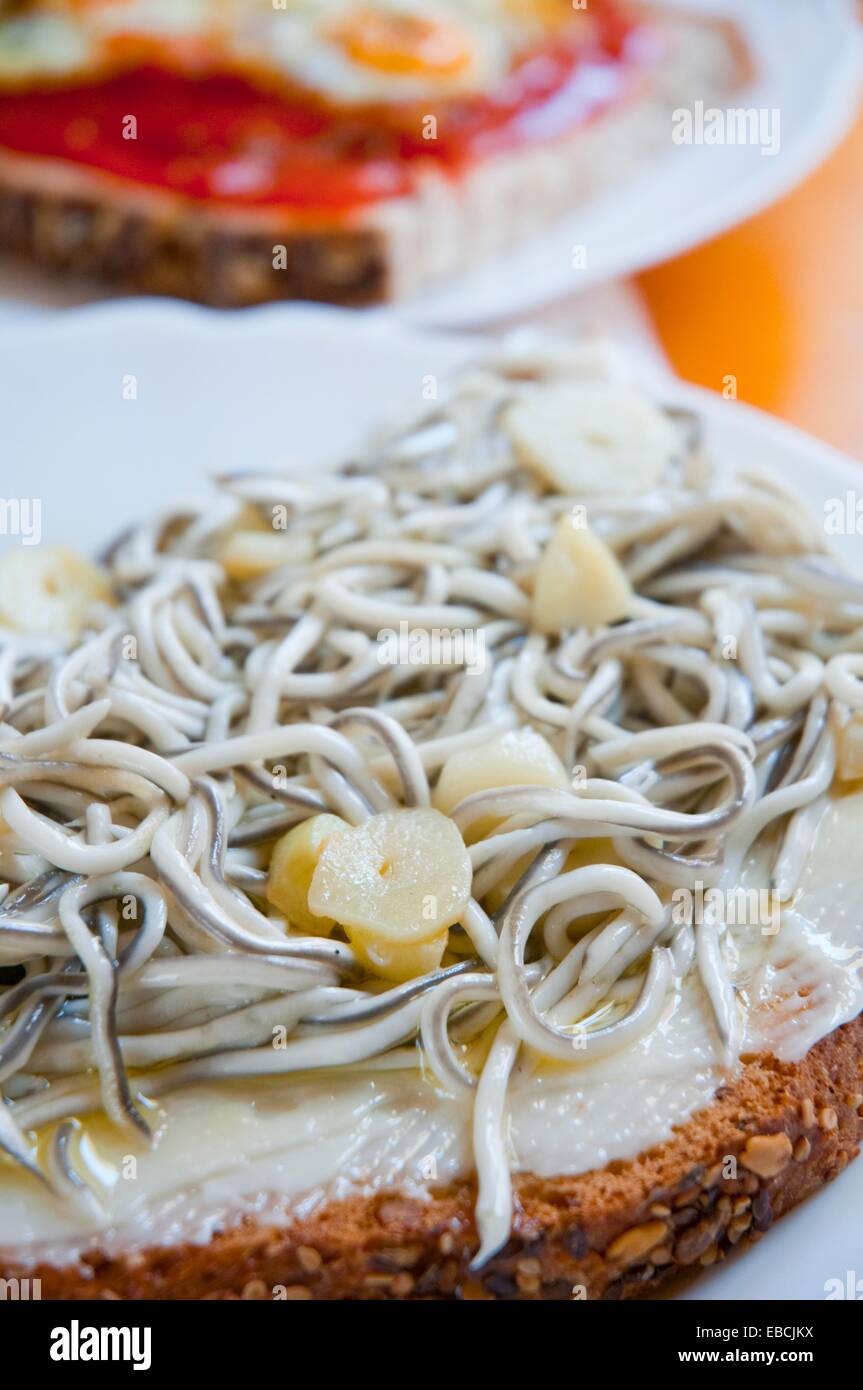 Angulas ajillo hi-res stock photography and images - Alamy