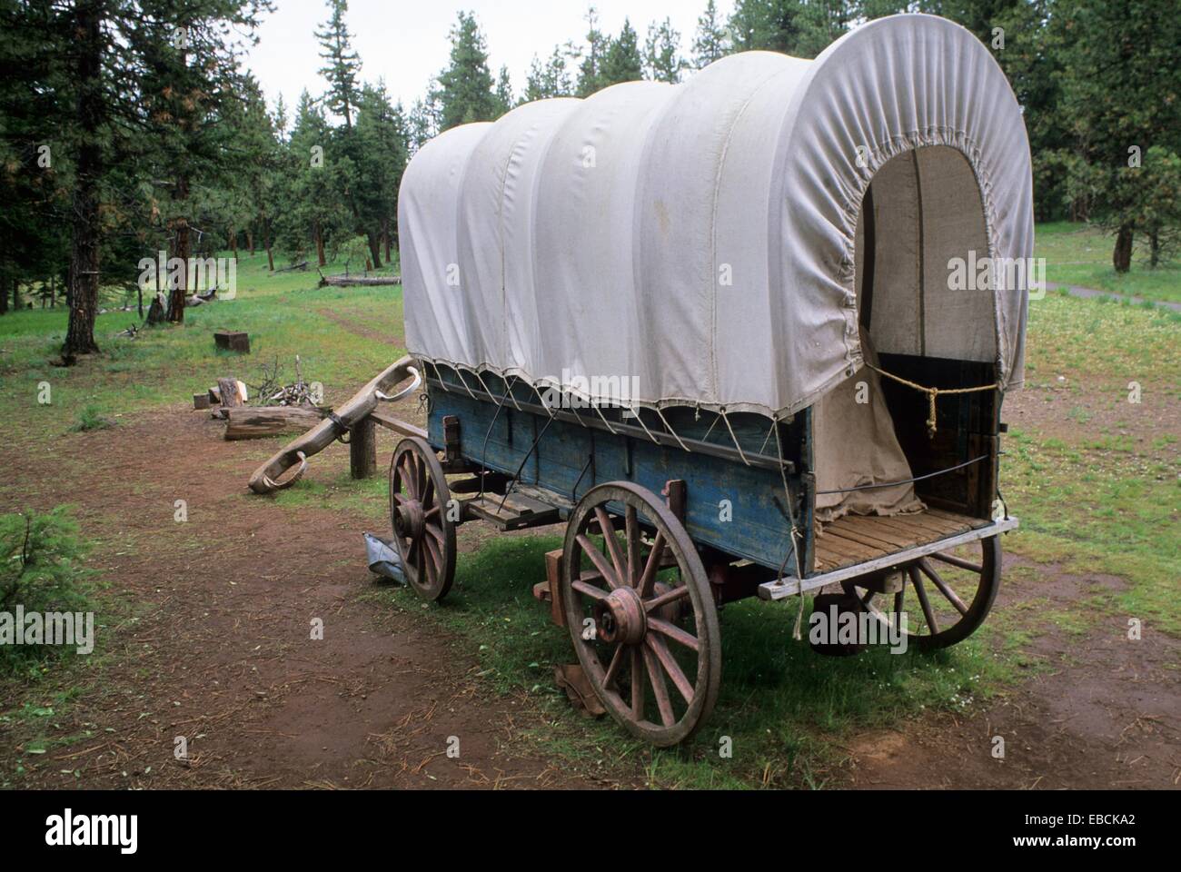 Oregon trail mountain wagon hi-res stock photography and images - Alamy