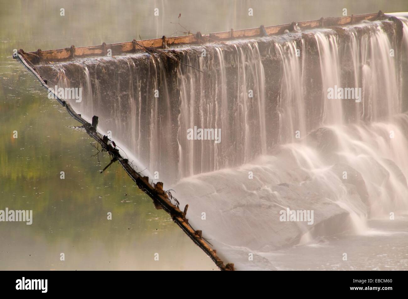Waterfall over dam spillway hi-res stock photography and images - Alamy