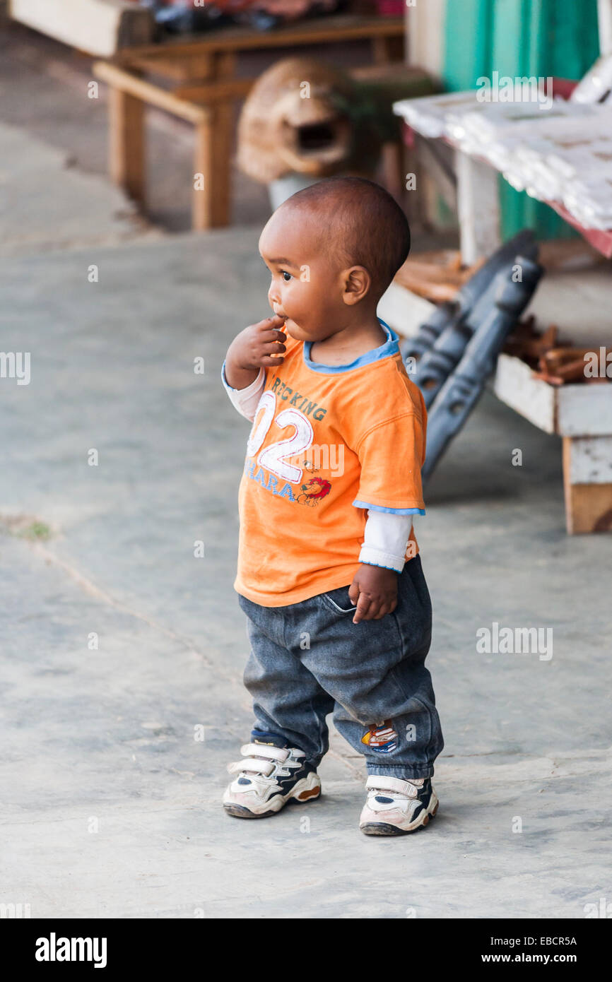 Indigenous toddler hi-res stock photography and images - Alamy