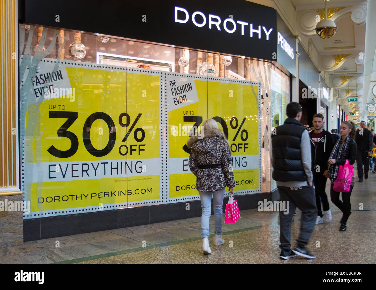 Manchester united store old trafford hi-res stock photography and ...