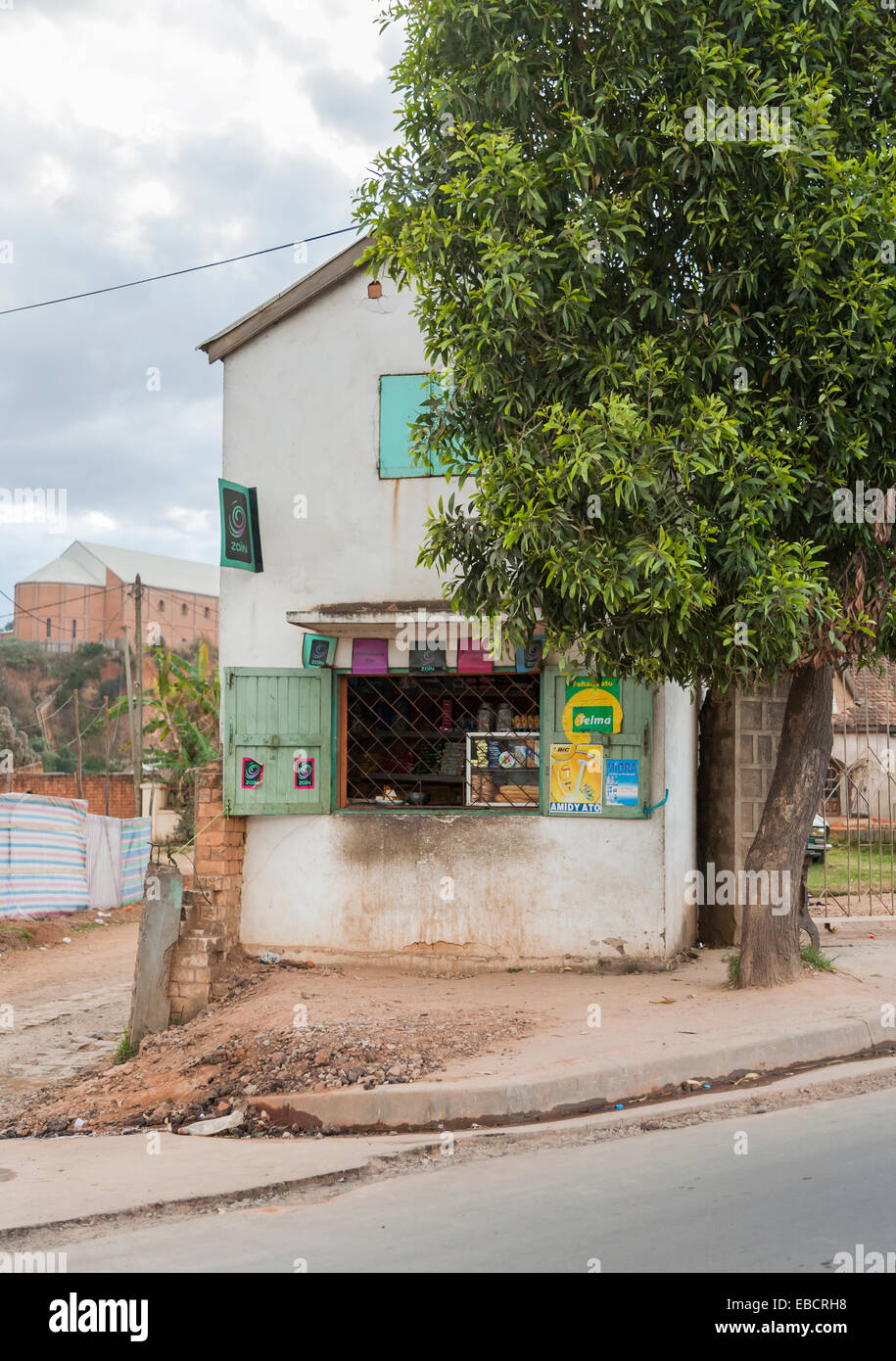 Small grocery shop africa hi-res stock photography and images - Alamy