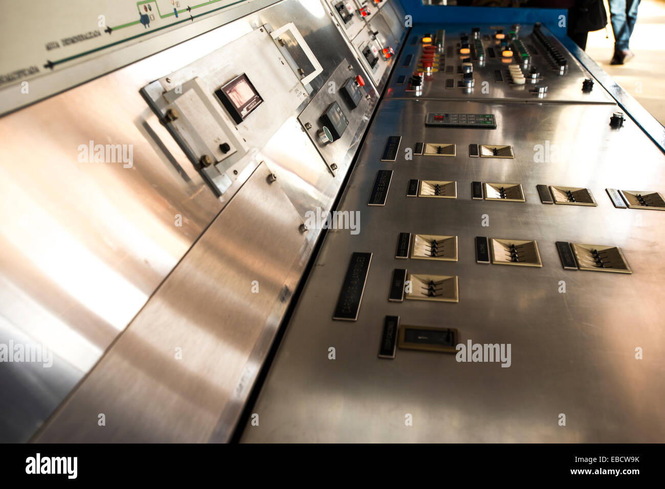 Electronic factory spain hi-res stock photography and images - Alamy