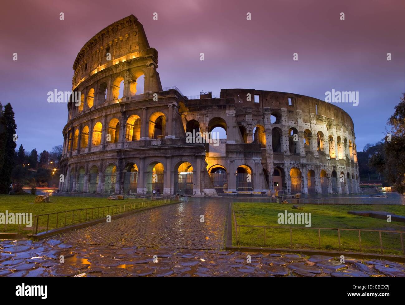 Roman coliseum rain hi-res stock photography and images - Alamy