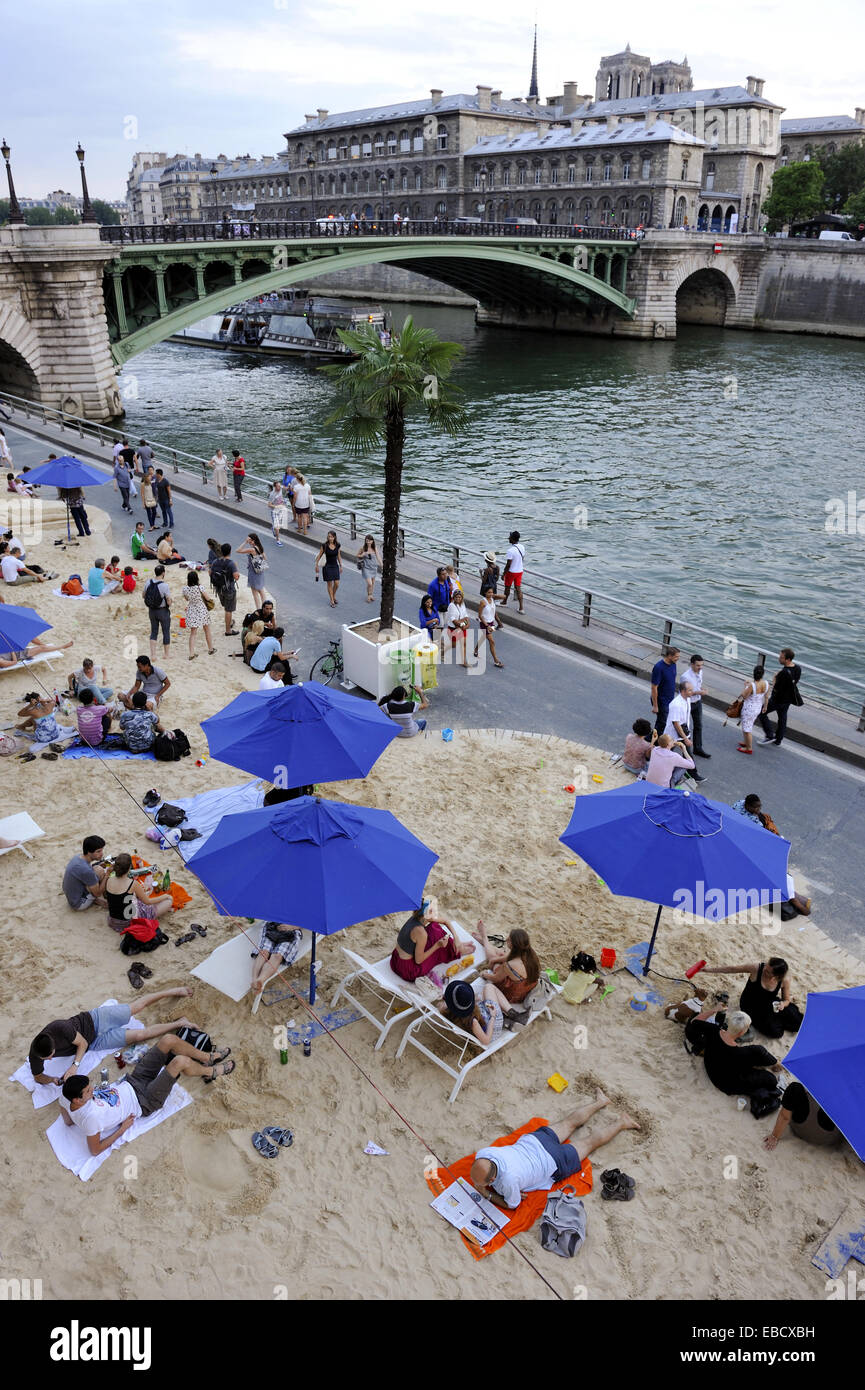 Paris plage plages hi-res stock photography and images - Alamy