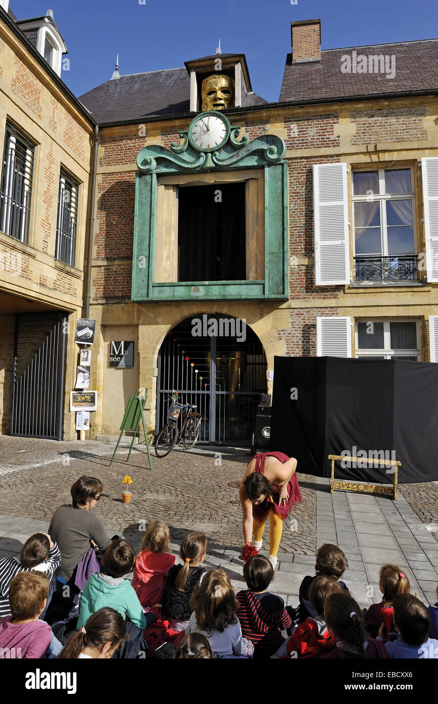 Theater puppet show hi-res stock photography and images - Alamy