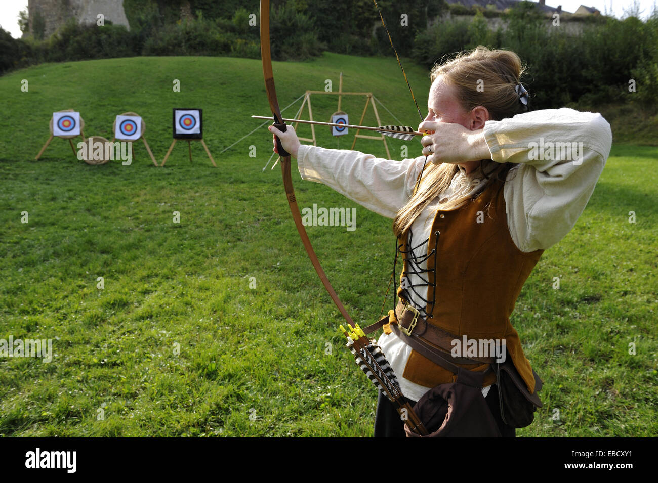 Archer medieval moat hi-res stock photography and images - Alamy