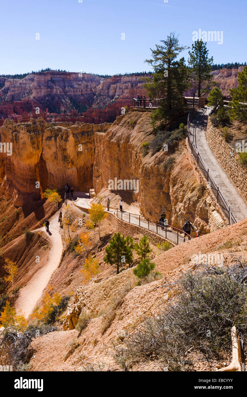 Hikers on the Navajo Loop Trail leaving Sunset Point. Bryce Canyon ...