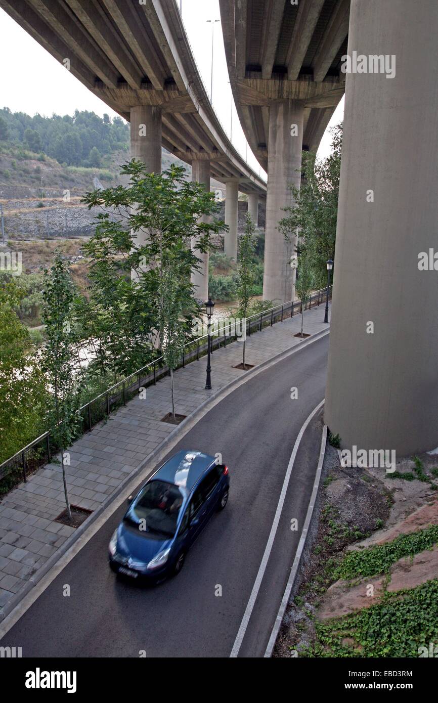 Travelling travel viaducts viaduct hi-res stock photography and images ...