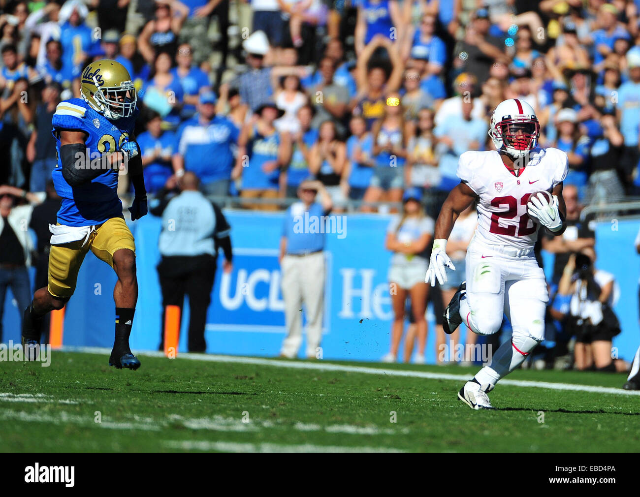 Pasadena, CA. 28th Nov, 2014. Remound Wright #22 of Stanford in action ...