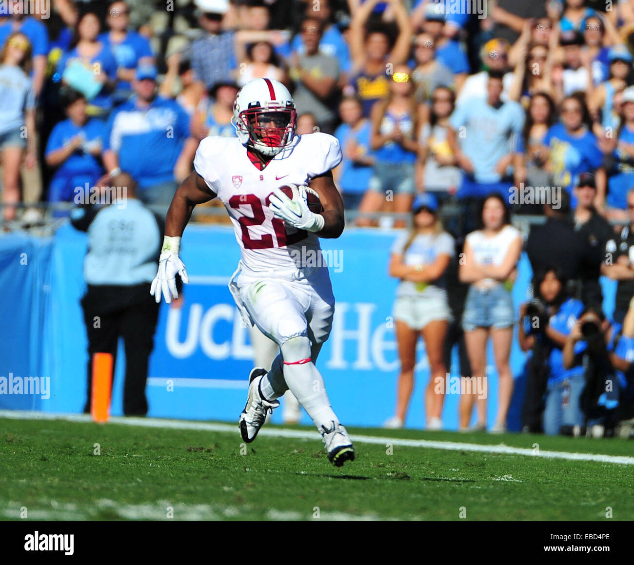 Pasadena, CA. 28th Nov, 2014. Remound Wright #22 of Stanford in action ...