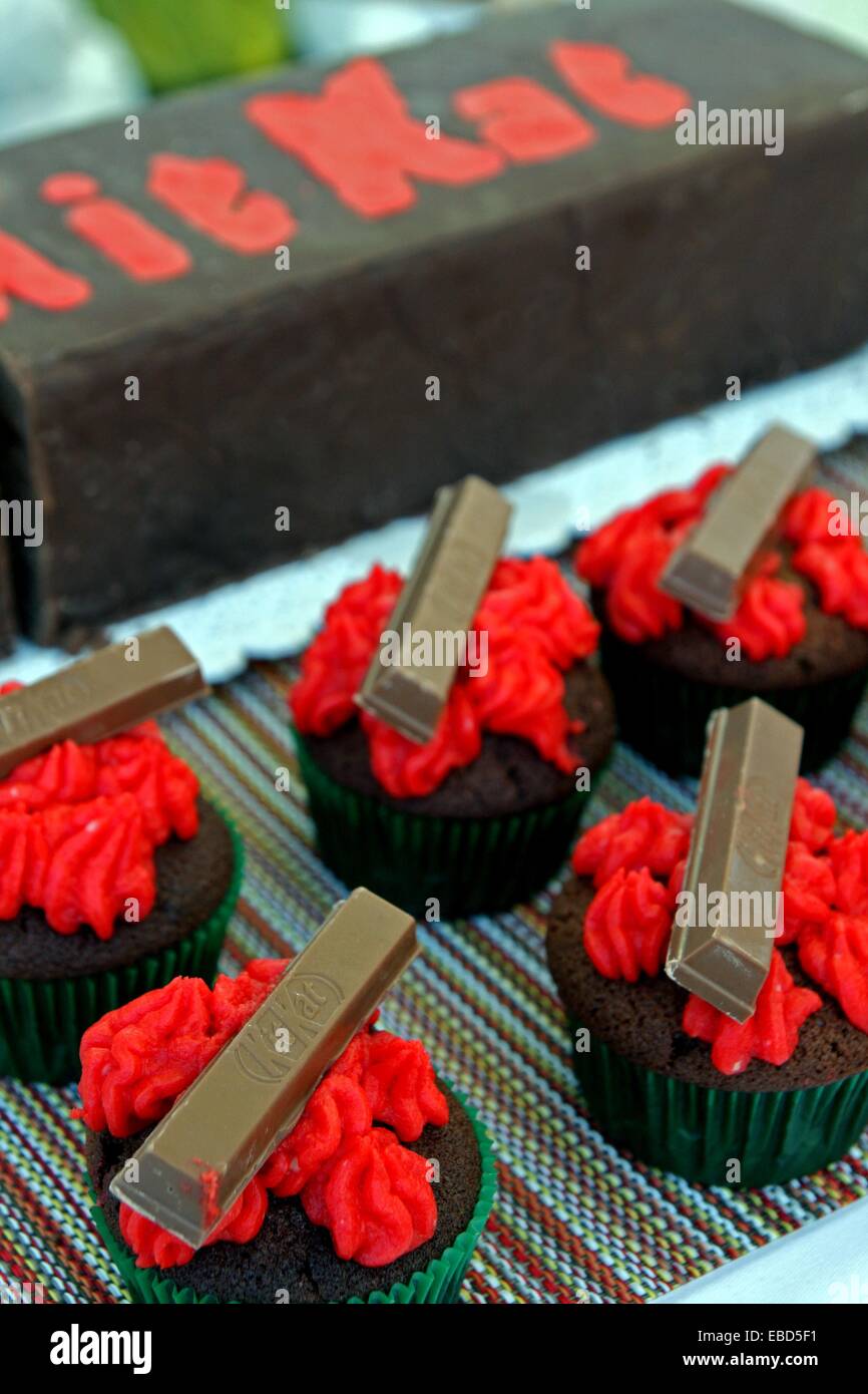 cupcakes, Kit Kat, pastries Stock Photo - Alamy