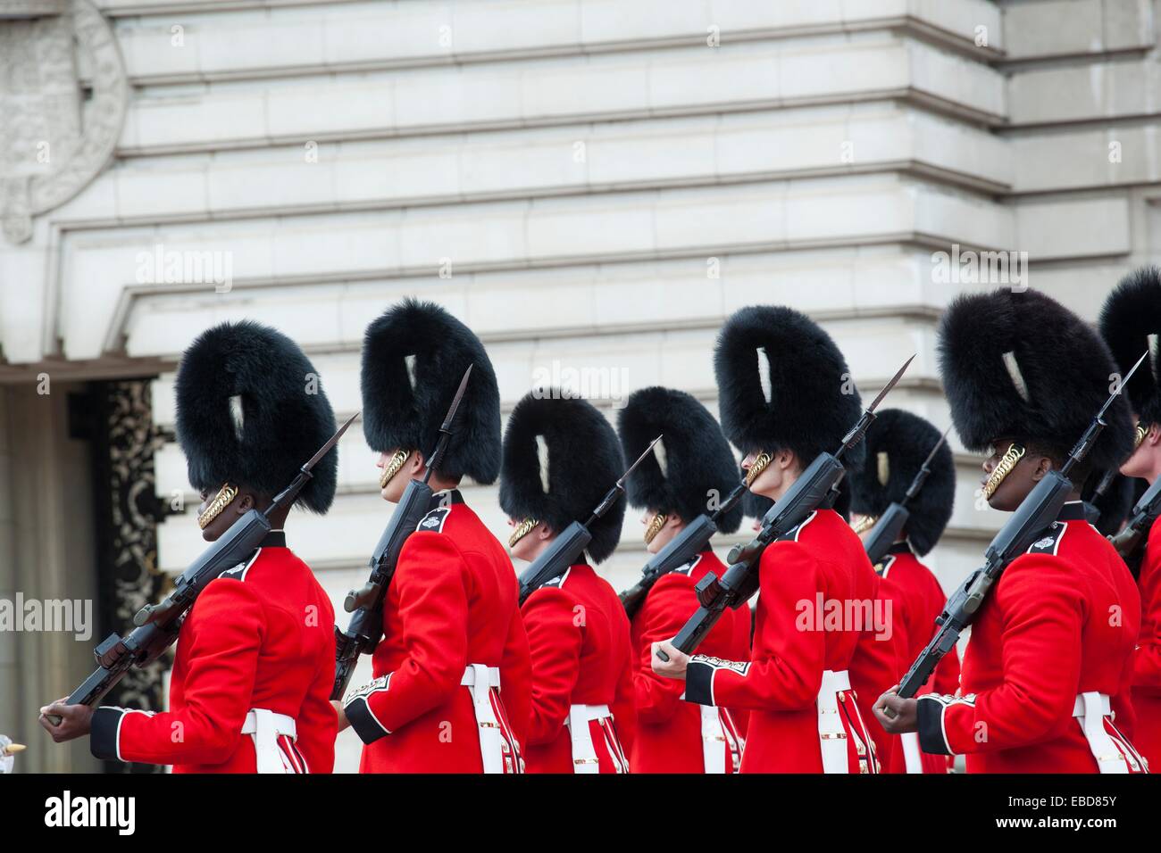 Buckingham palace guard close up hi-res stock photography and images - Alamy