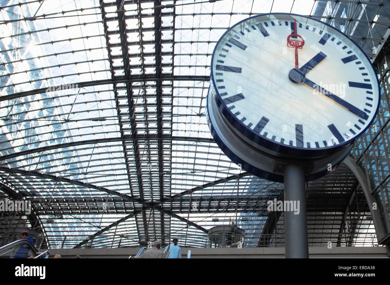Deutsche Bahn Railway Station Clock Stock Photos & Deutsche Bahn ...