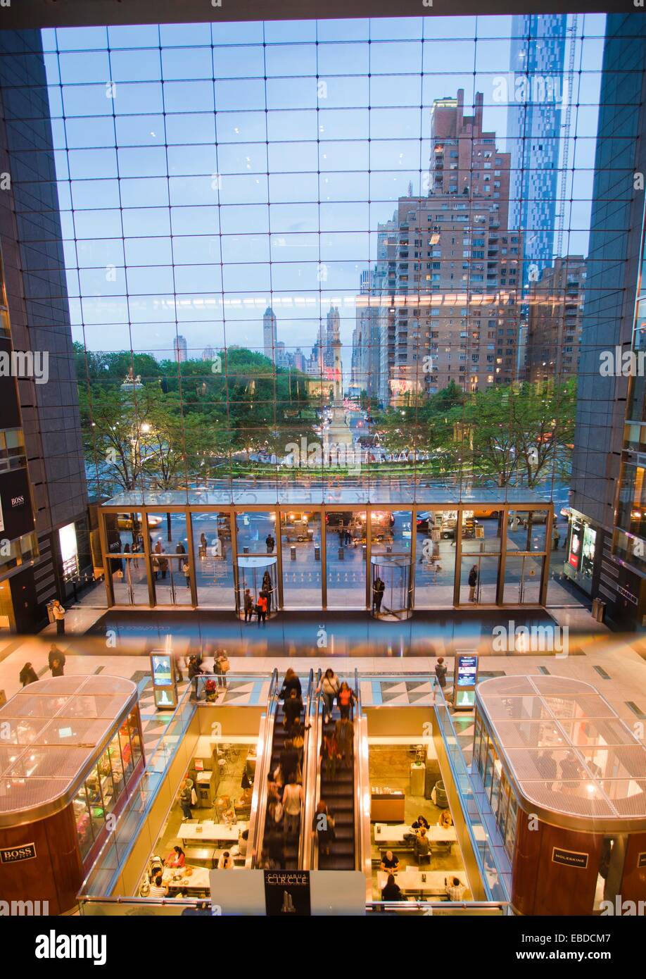 Time warner building interior hi-res stock photography and images - Alamy