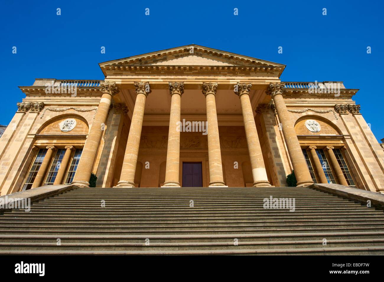 Classic british architecture hi-res stock photography and images - Alamy