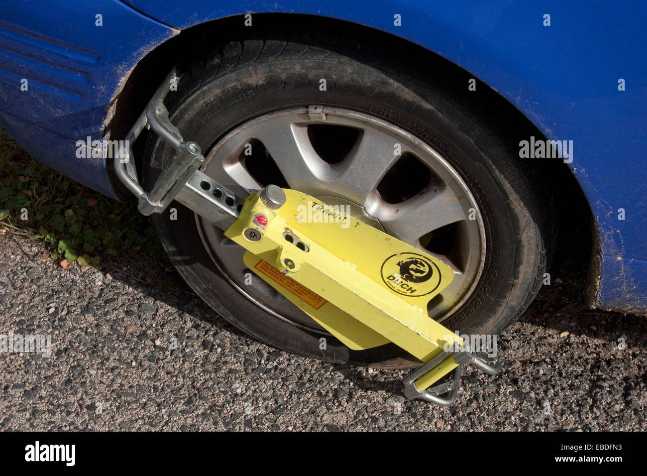 Car wheel boot hi-res stock photography and images - Alamy