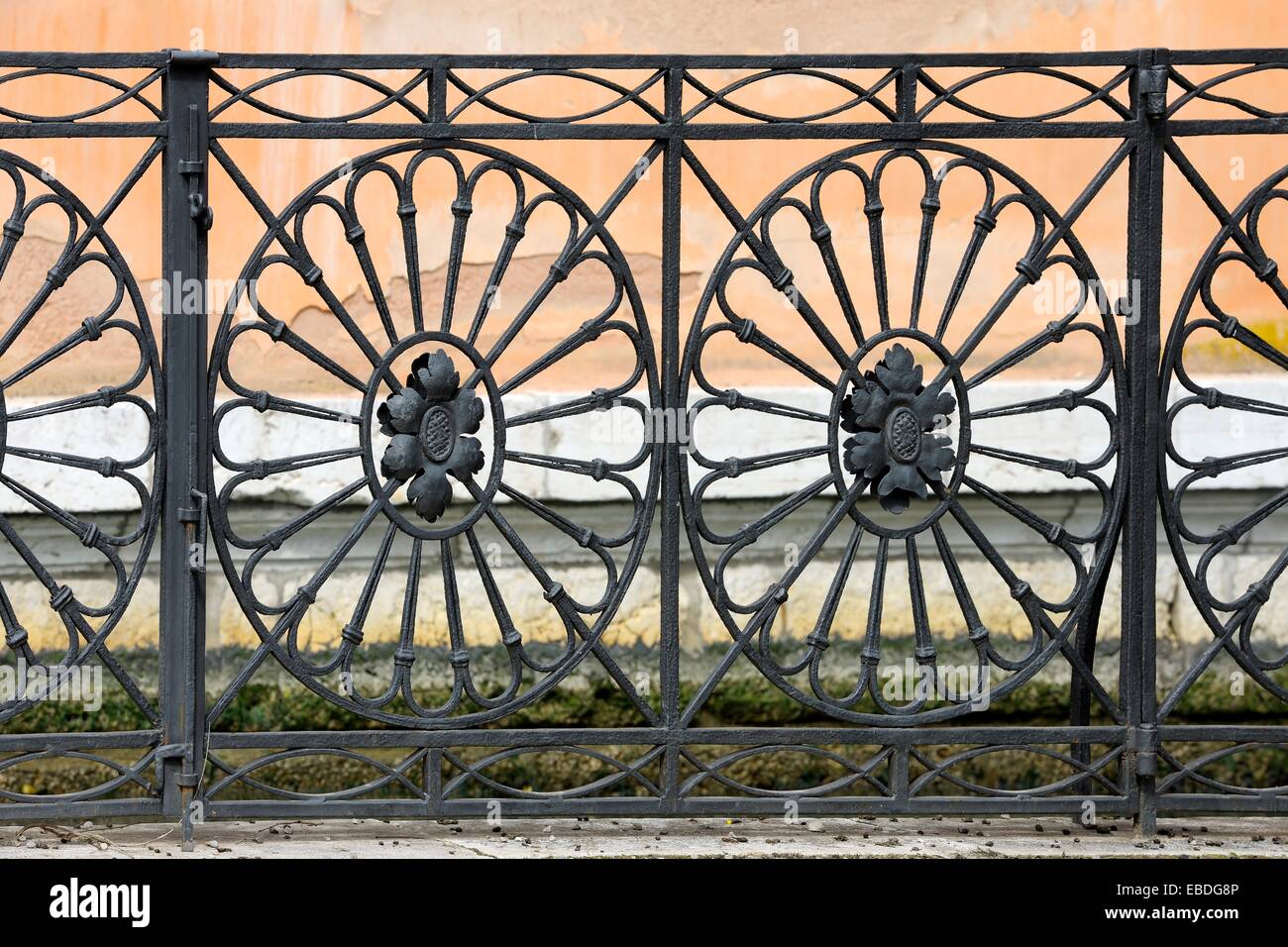 Iron safety railings hi-res stock photography and images - Alamy