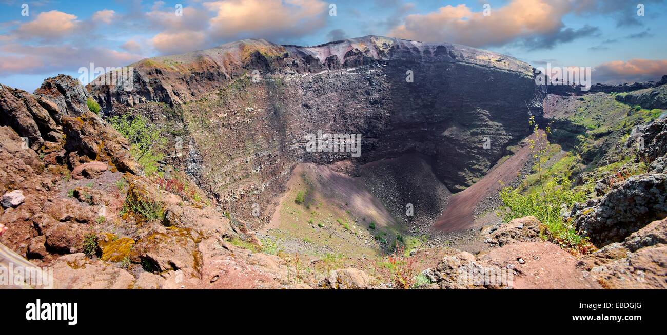 Crater of the mount vesuvius hi-res stock photography and images - Alamy