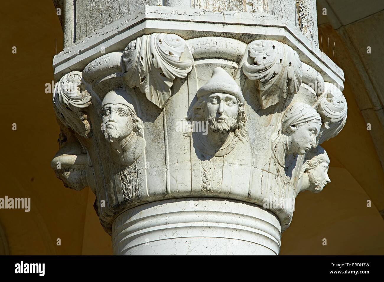 14th century venetian gothic palace hi-res stock photography and images ...