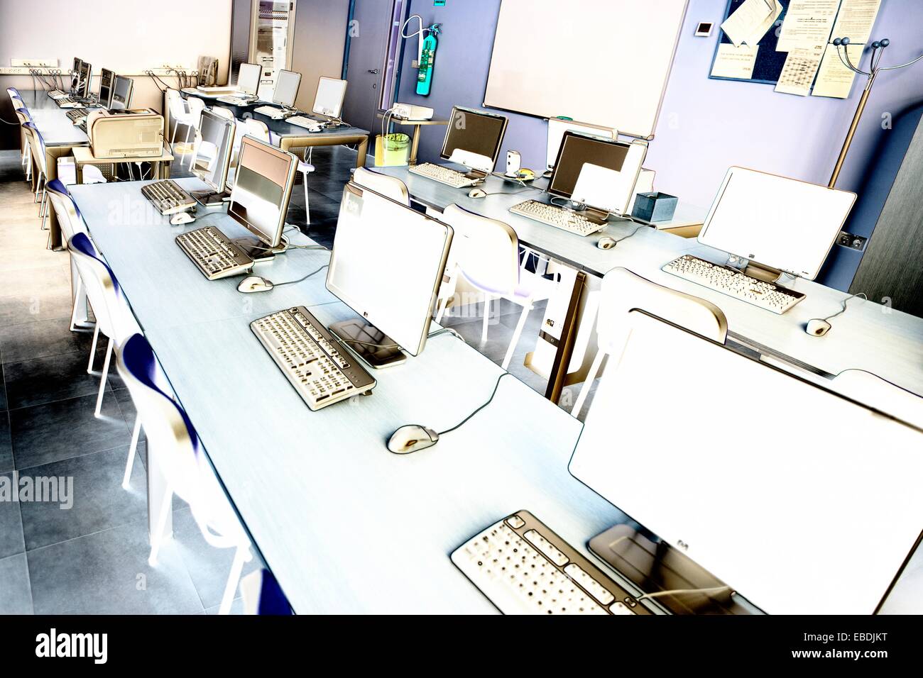 Empty classroom with computers Stock Photo - Alamy