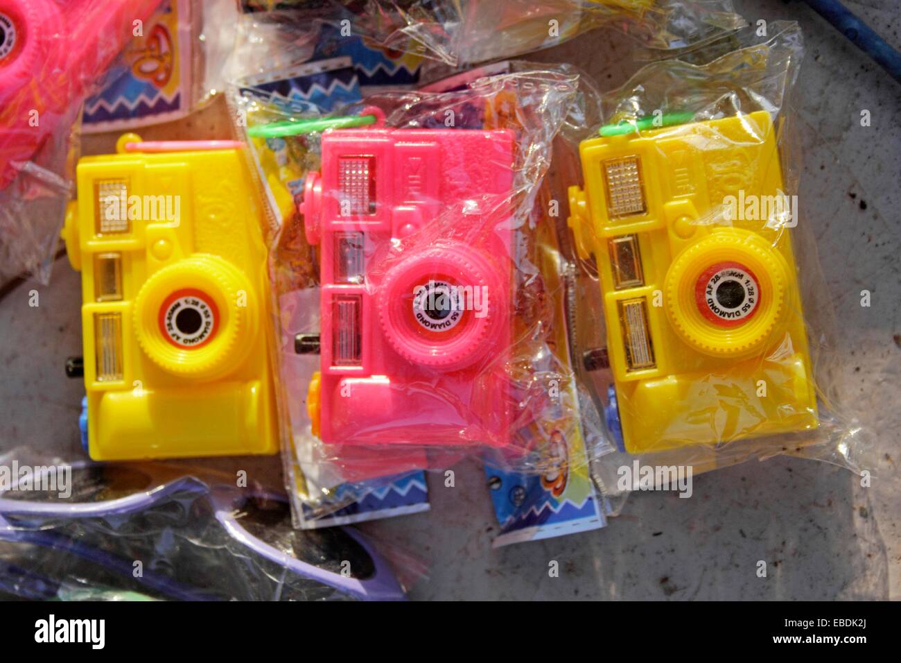 Plastic toy cameras hi-res stock photography and images - Alamy