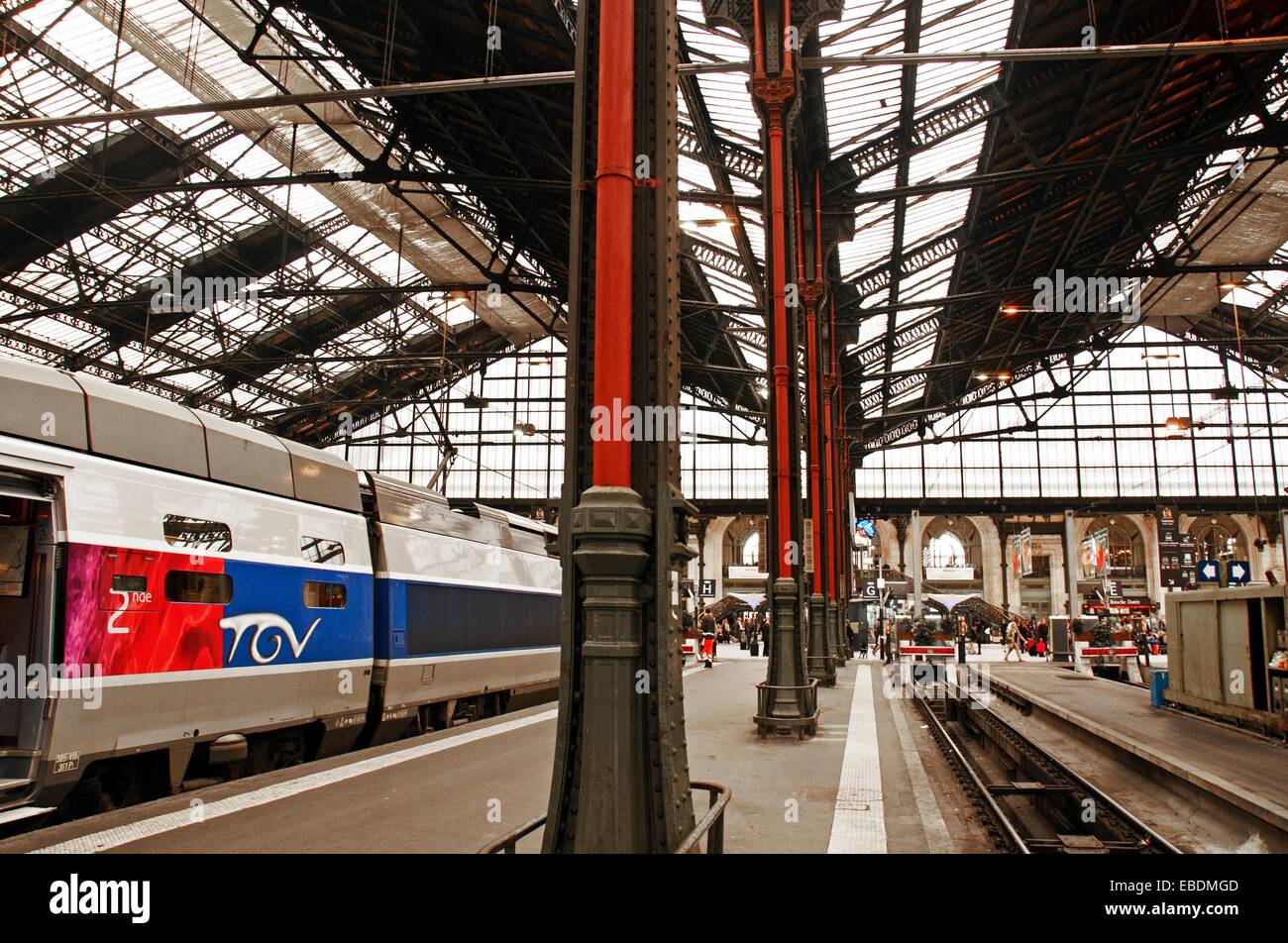 TGV superfast bullet train, Gare de Lyon, Paris, France Stock Photo - Alamy TGV superfast bullet train, Gare de Lyon, Paris, France Stock Photo - Alamy