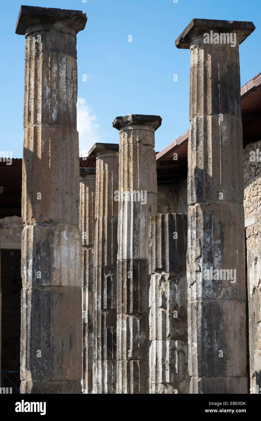Group of pillars in pompeii hi-res stock photography and images - Alamy