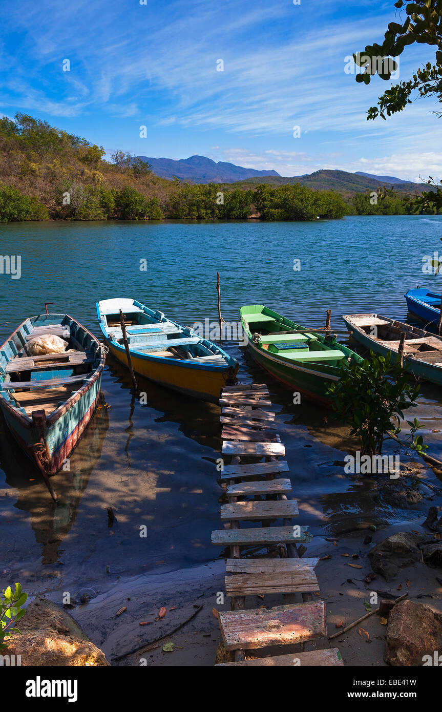 Cuban fishing boats hi-res stock photography and images - Alamy