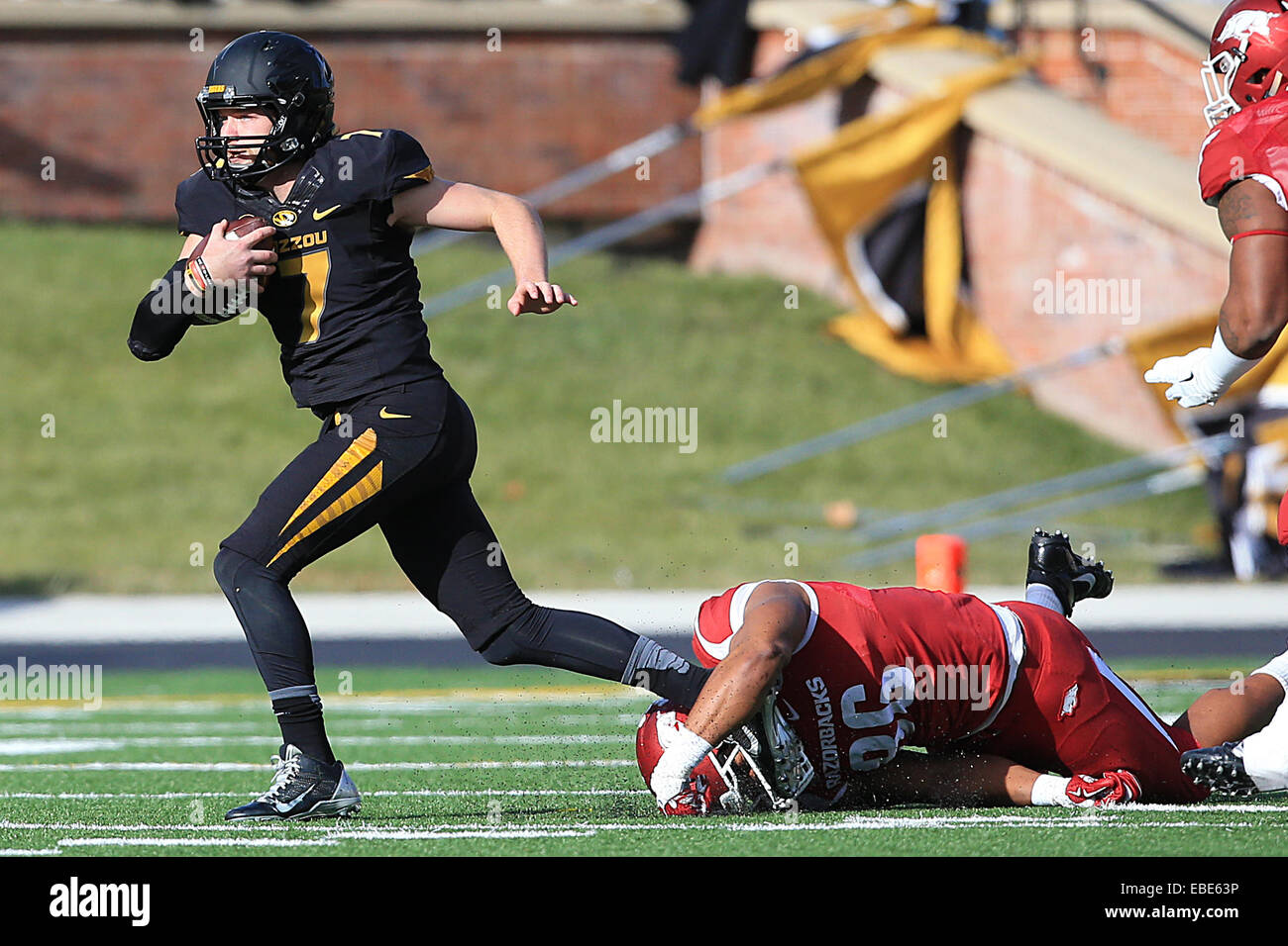 Columbia, MO, USA. 28th Nov, 2014. Missouri Tigers quarterback Maty ...