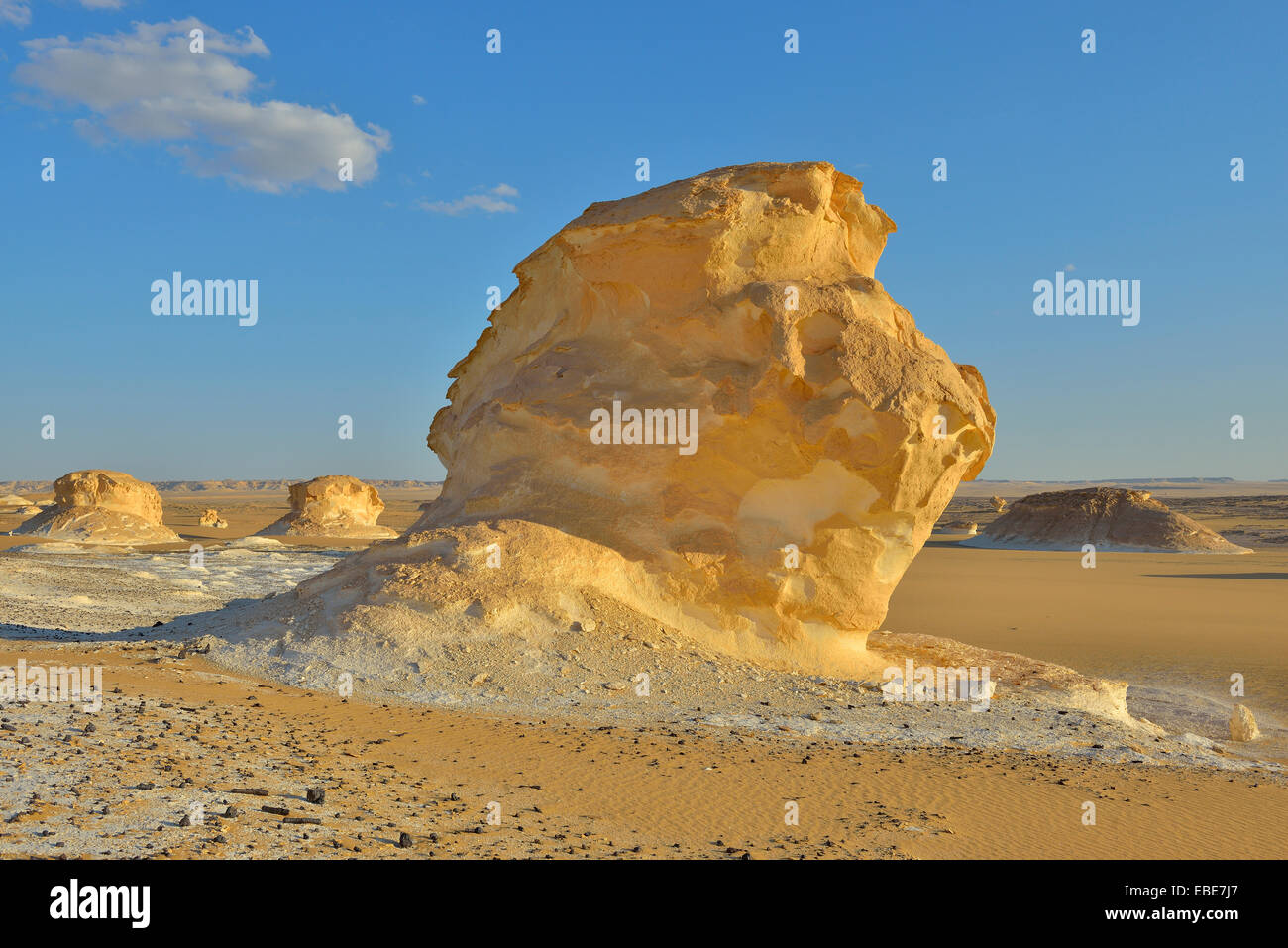 Rock Formation in White Desert, Libyan Desert, Sahara Desert, New ...