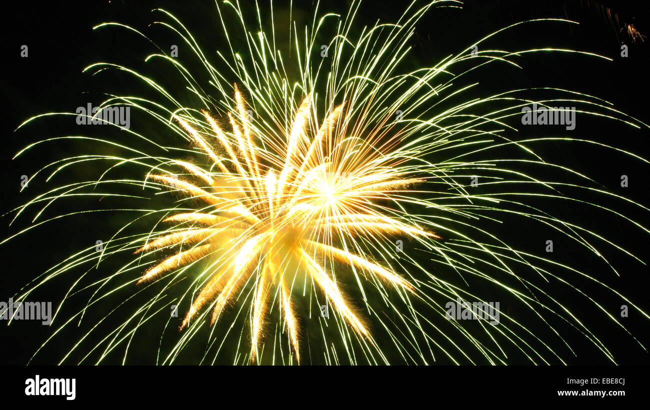 fireworks display bonfire night 2014 exploding firework Stock Photo - Alamy