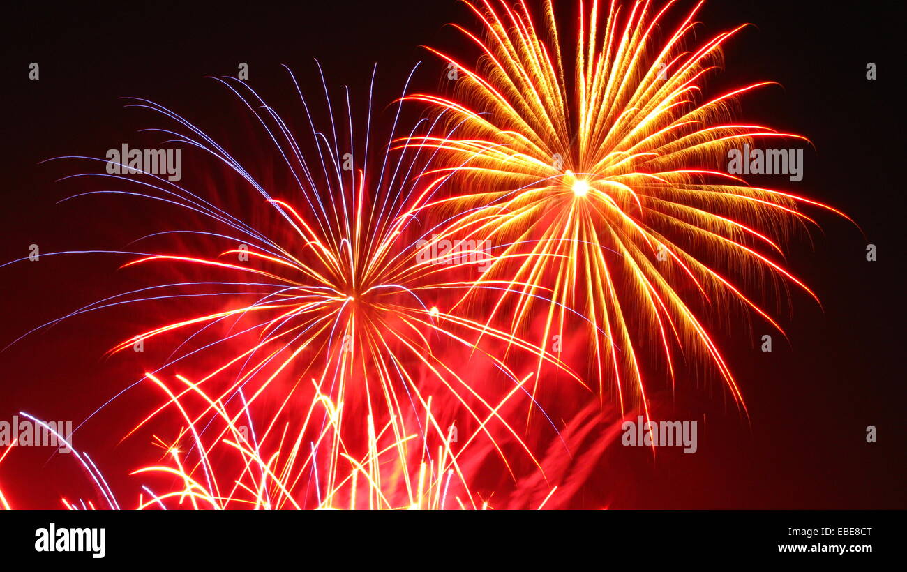 fireworks display bonfire night 2014 exploding firework Stock Photo - Alamy