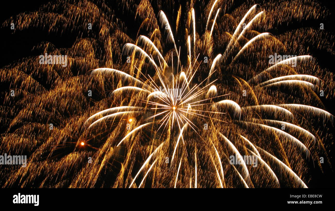 fireworks display bonfire night 2014 exploding firework Stock Photo - Alamy