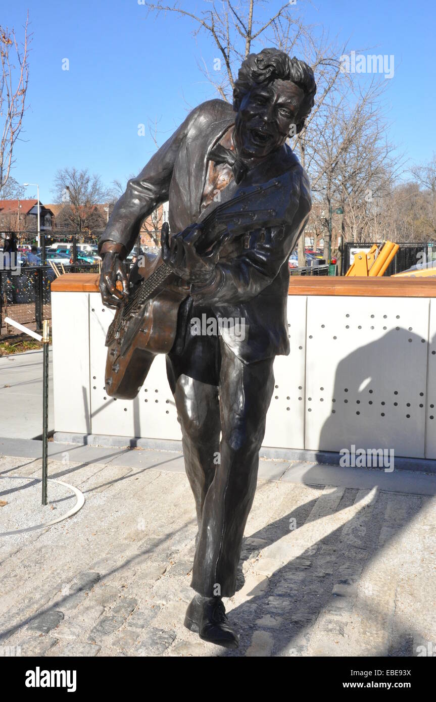 Bronze statue of Chuck Berry Stock Photo - Alamy