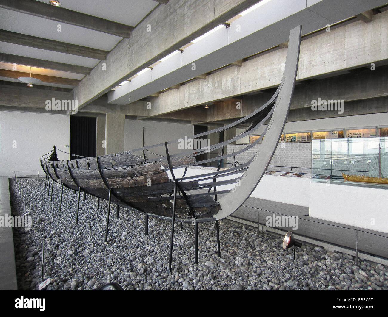 Viking warship hi-res stock photography and images - Alamy