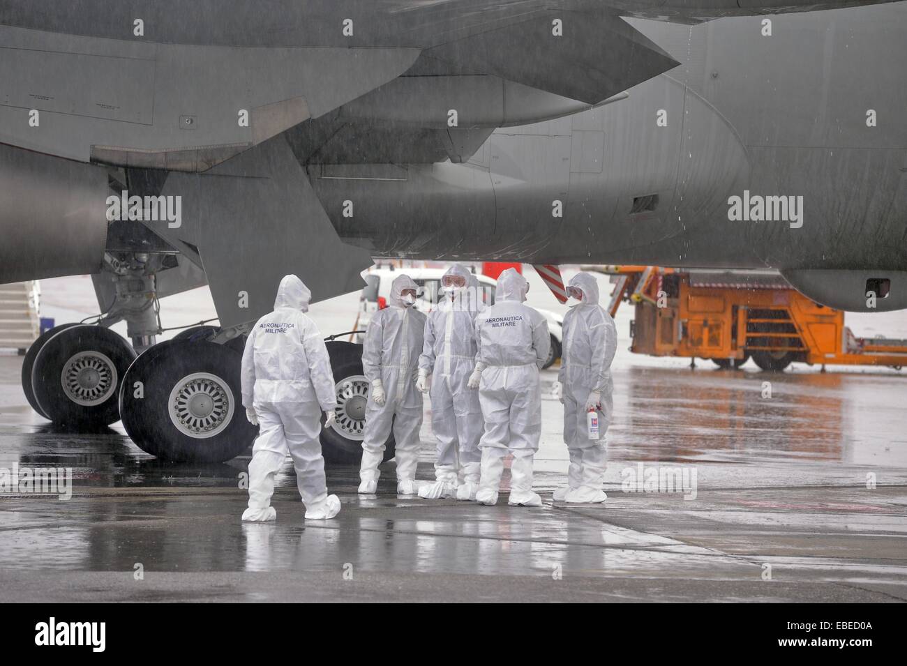 Milan Malpensa Airport (Italy), simulation of arrival with a military ...