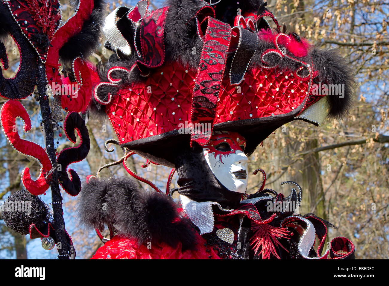 Big red hat hi-res stock photography and images - Alamy
